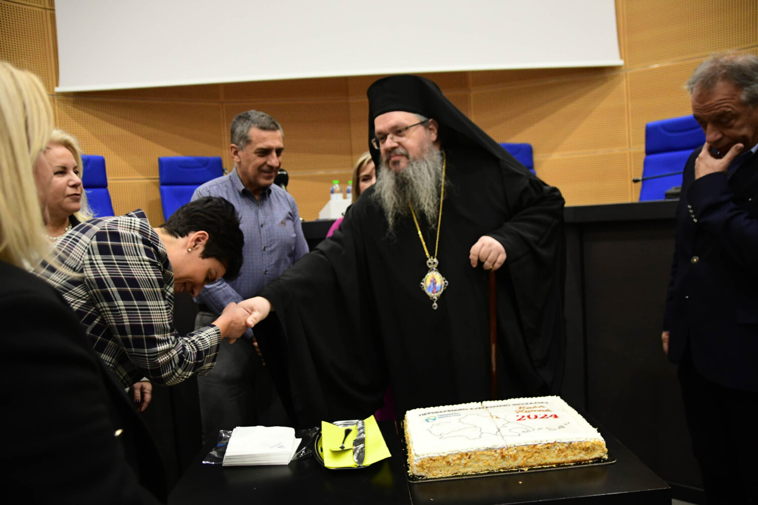 Ράπτης και Δαλαμάγκας οι τυχεροί της πίτας του Περιφερειακού Συμβουλίου ...