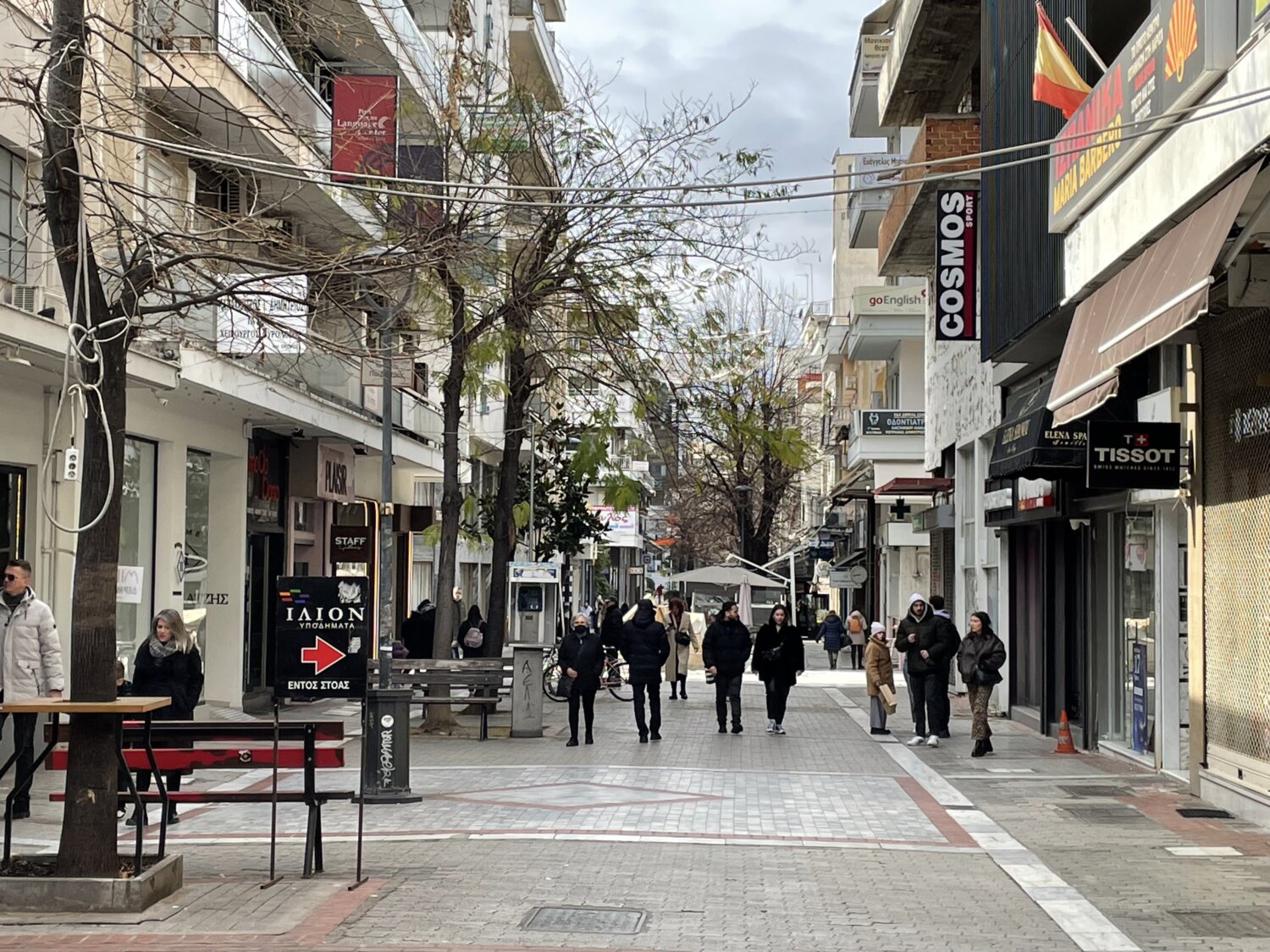 "Κρύα" και τα ταμεία των εμπορικών καταστημάτων την Κυριακή στη Λάρισα ...