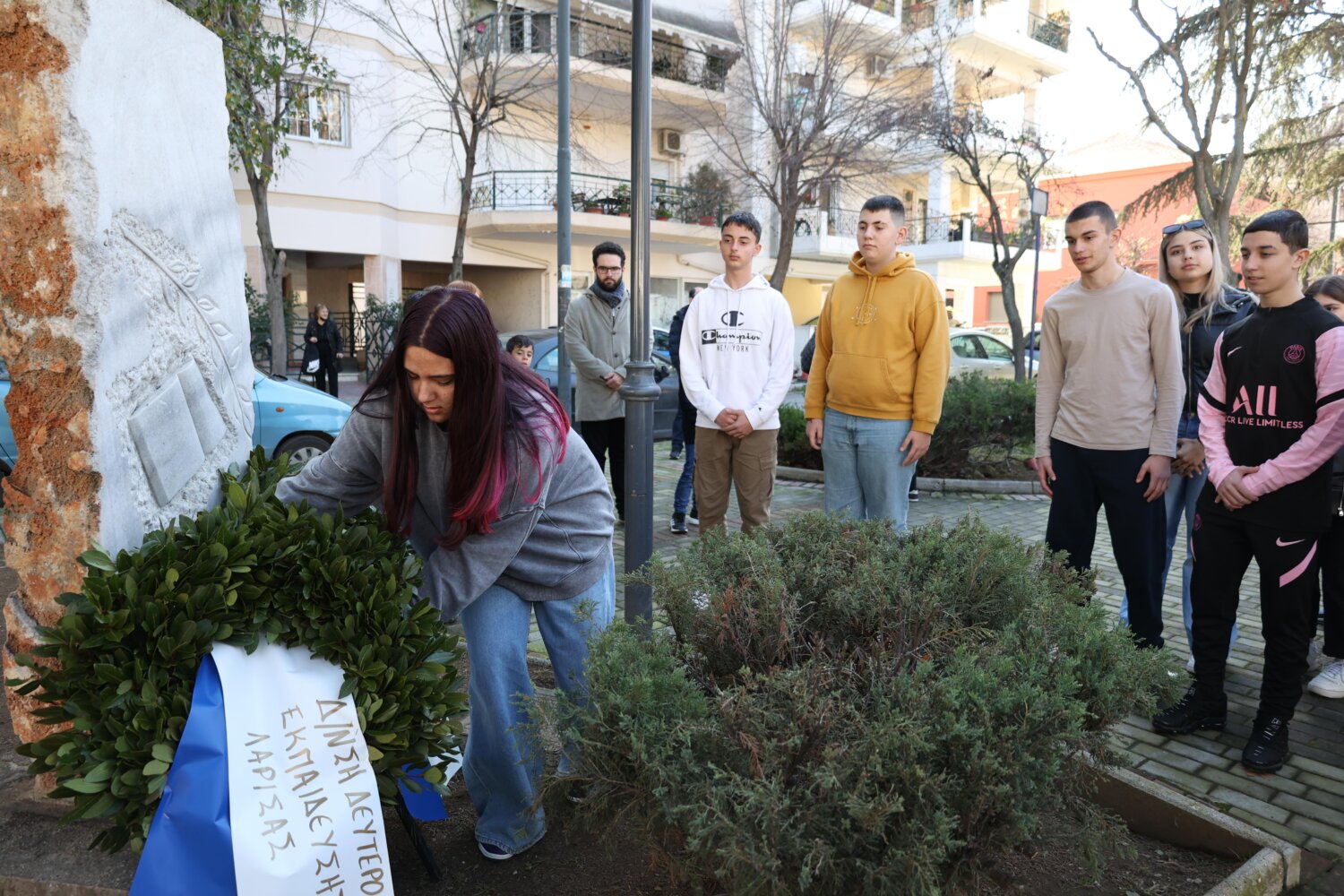 Μαθητές της Λάρισας τίμησαν τη μνήμη 1.500.000 παιδιών - θυμάτων του ...