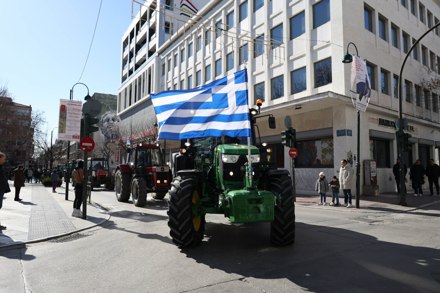 Κατάληψη της Λάρισας από τρακτέρ- Οι πρώτες εικόνες (φωτ.) - larissanet.gr