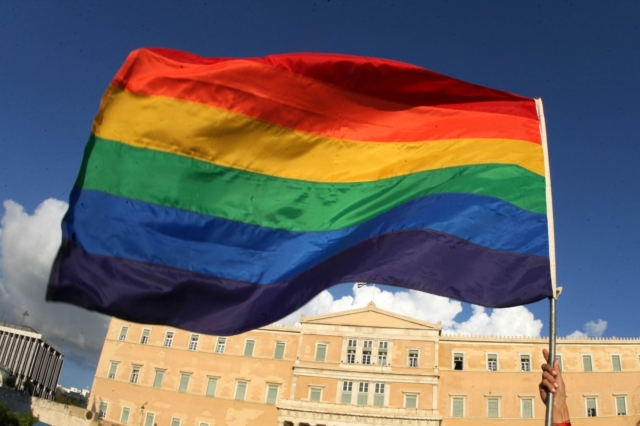 Τελέστηκε ο πρώτος γάμος ομόφυλου ζευγαριού στην Ελλάδα - larissanet.gr