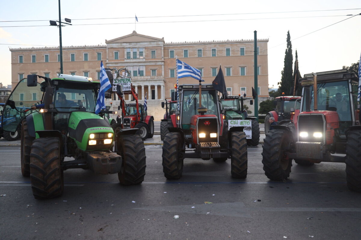 Πρωινές εικόνες από την ιστορική διαμαρτυρία των αγροτών και ...