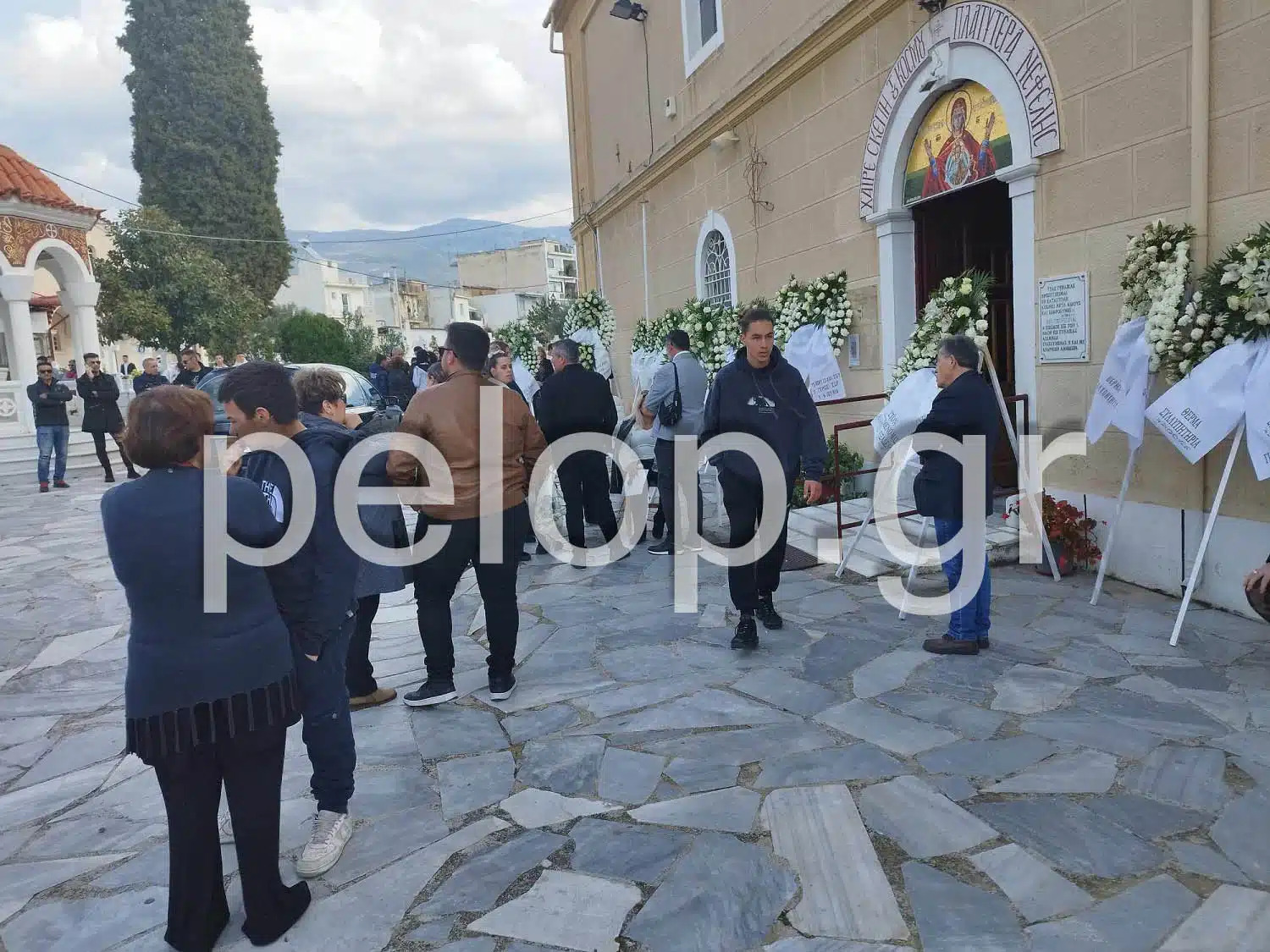 Πάτρα: Θρήνος στην κηδεία του 20χρονου που σκοτώθηκε σε τροχαίο μαζί με ...