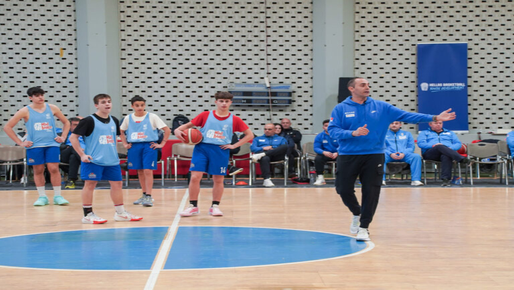 ΣΕΦ και Λάρισα φιλοξένησαν τα σεμινάρια προπονητών U18 - larissanet.gr
