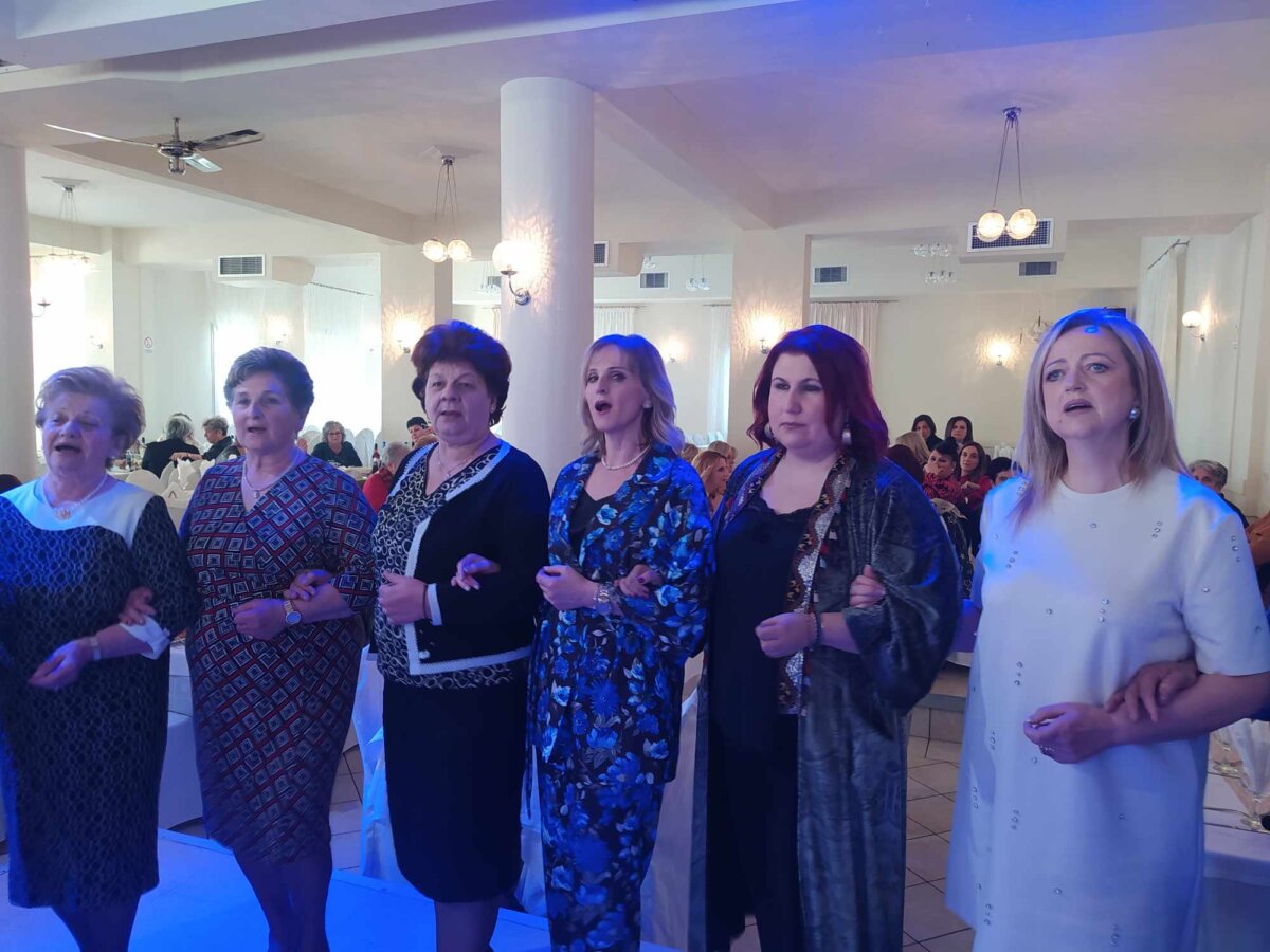 Αντάμωμα γυναικών διοργάνωσε ο Σύνδεσμος Σαμαριναίων Λάρισας - Δείτε ...