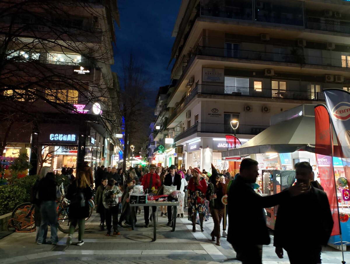 "Ξεσήκωσαν" το κέντρο της Λάρισας τα Μπουλούκια (φωτ. & βίντεο ...