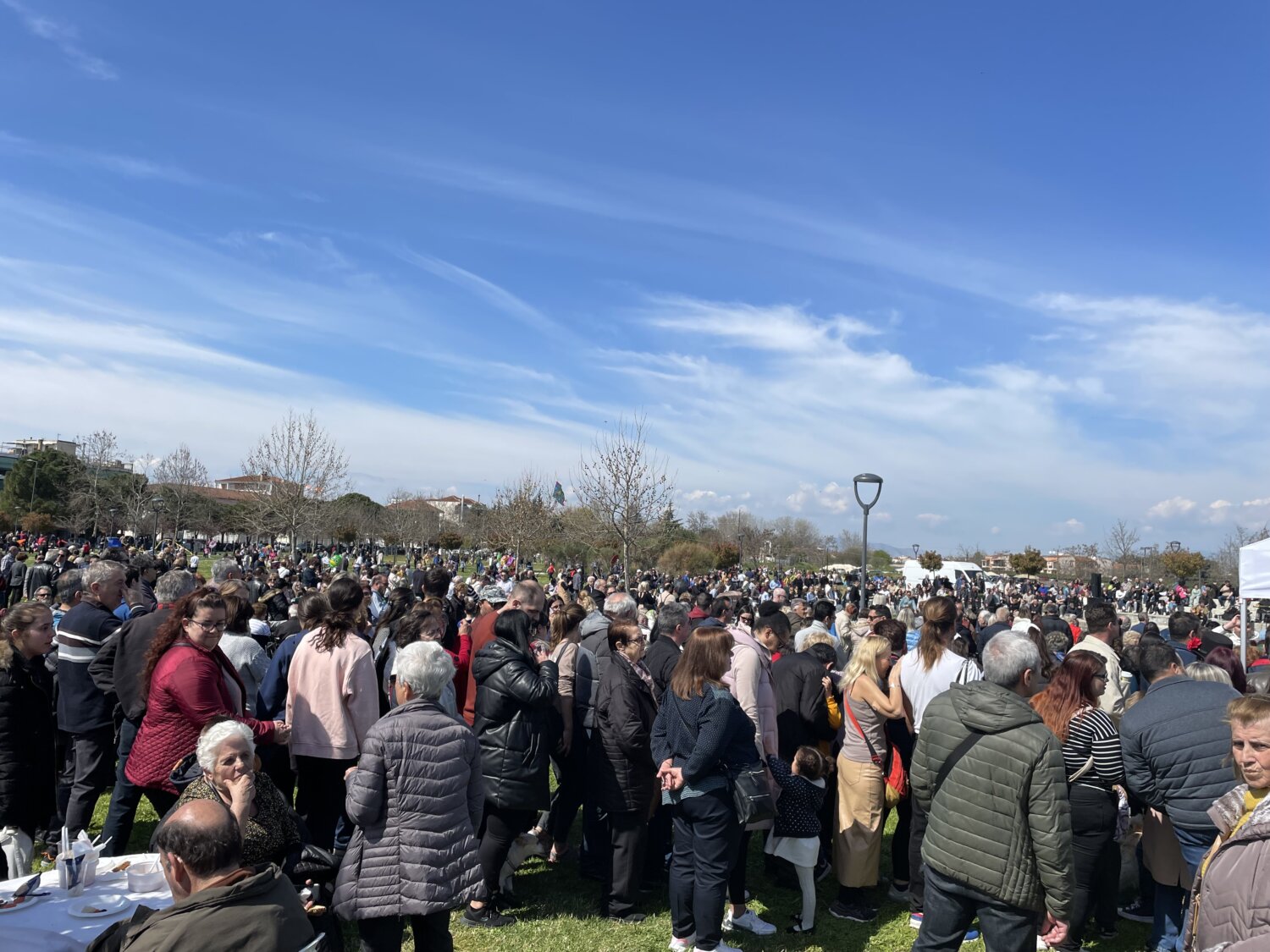 Καθαρά Δευτέρα: Γλέντησαν στο πάρκο Χατζηχαλάρ οι Λαρισαίοι – Εδέσματα ...