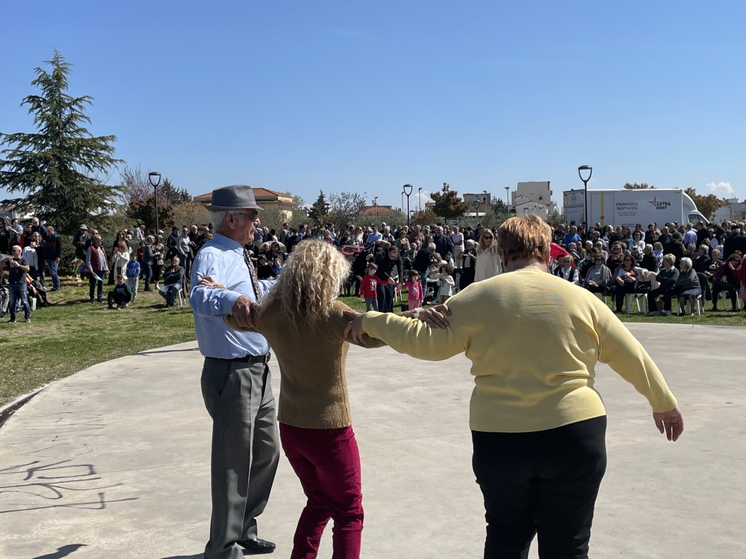 Καθαρά Δευτέρα: Γλέντησαν στο πάρκο Χατζηχαλάρ οι Λαρισαίοι – Εδέσματα ...