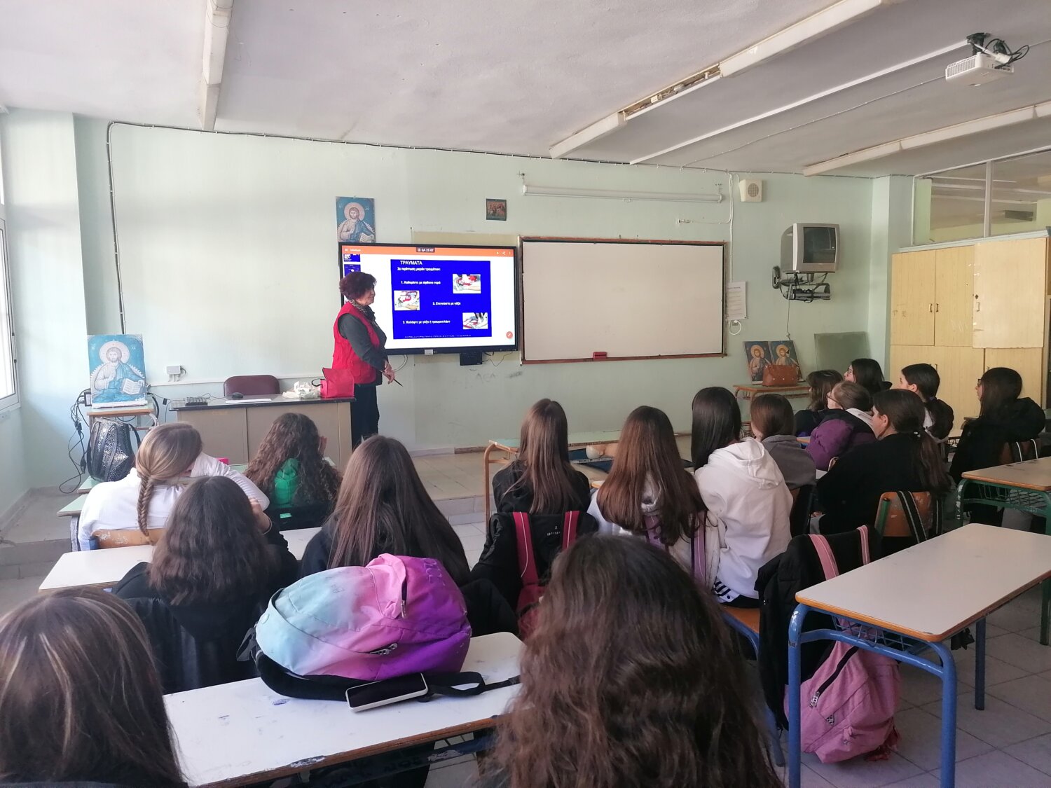 Με επιτυχία ολοκληρώθηκαν μαθήματα Πρώτων Βοηθειών στο 6ο Γυμνάσιο ...