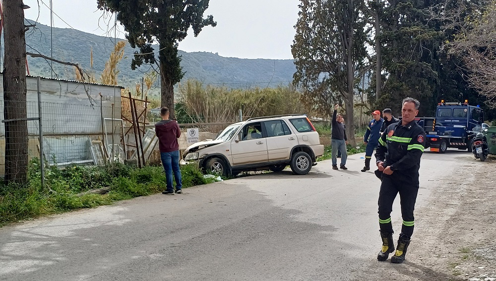 Βόλος: Τροχαίο και σοβαρός τραυματισμός οδηγού - larissanet.gr