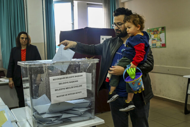 Εκλογές στην Τουρκία: Έκλεισαν οι κάλπες – Αντίστροφη μέτρηση για τα ...