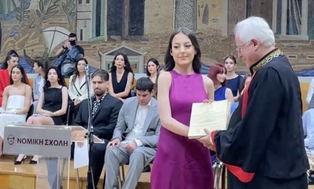 Αριστούχα Λαρισαία εκφώνησε τον όρκο στη Νομική Σχολή του Α.Π.Θ ...