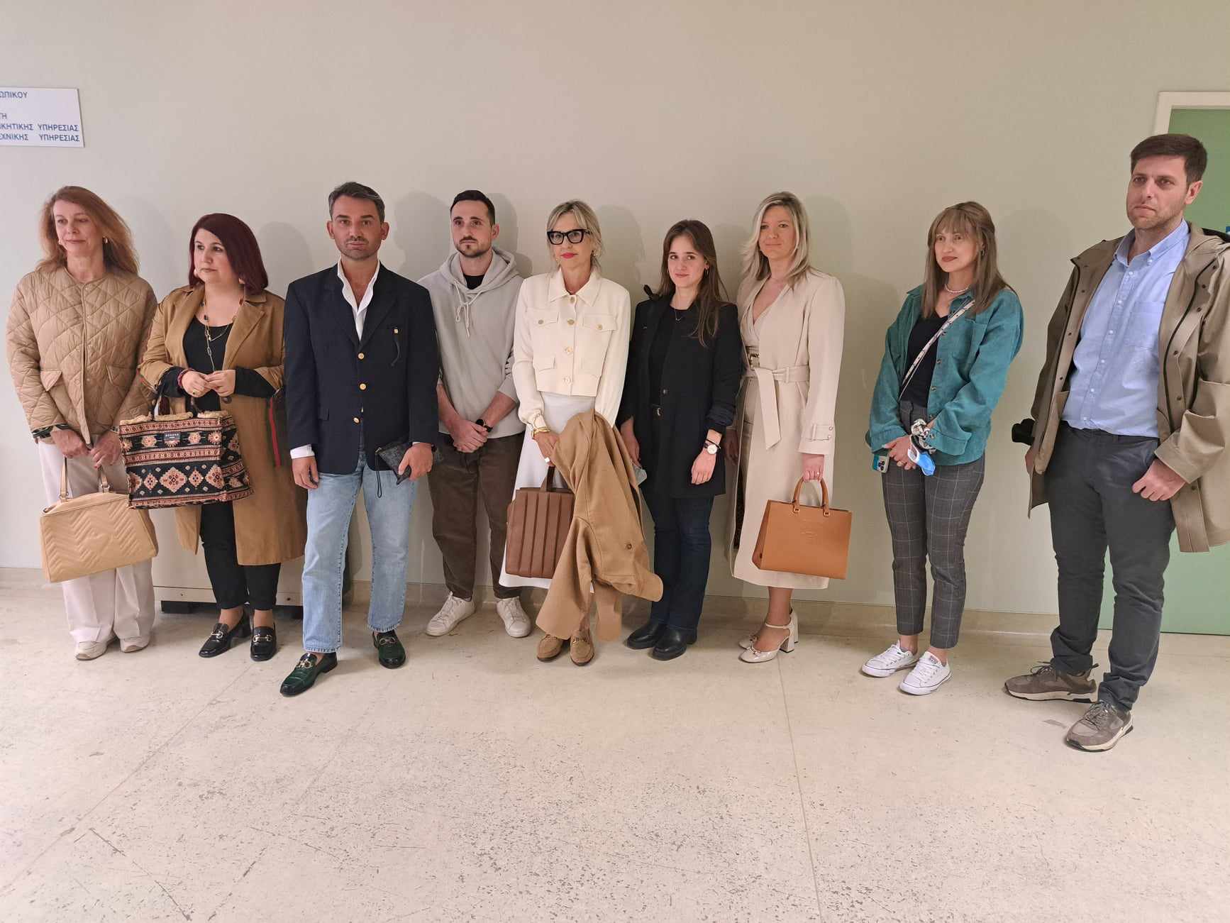 Παράδοση 30 ειδικών κλινοστρωμάτων στην Ογκολογική Κλινική του ΠΓΝΛ ...