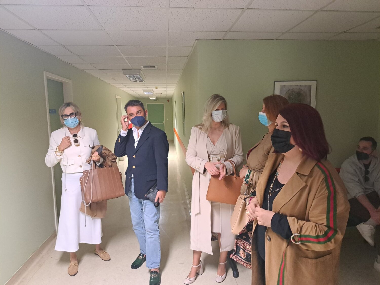 Παράδοση 30 ειδικών κλινοστρωμάτων στην Ογκολογική Κλινική του ΠΓΝΛ ...