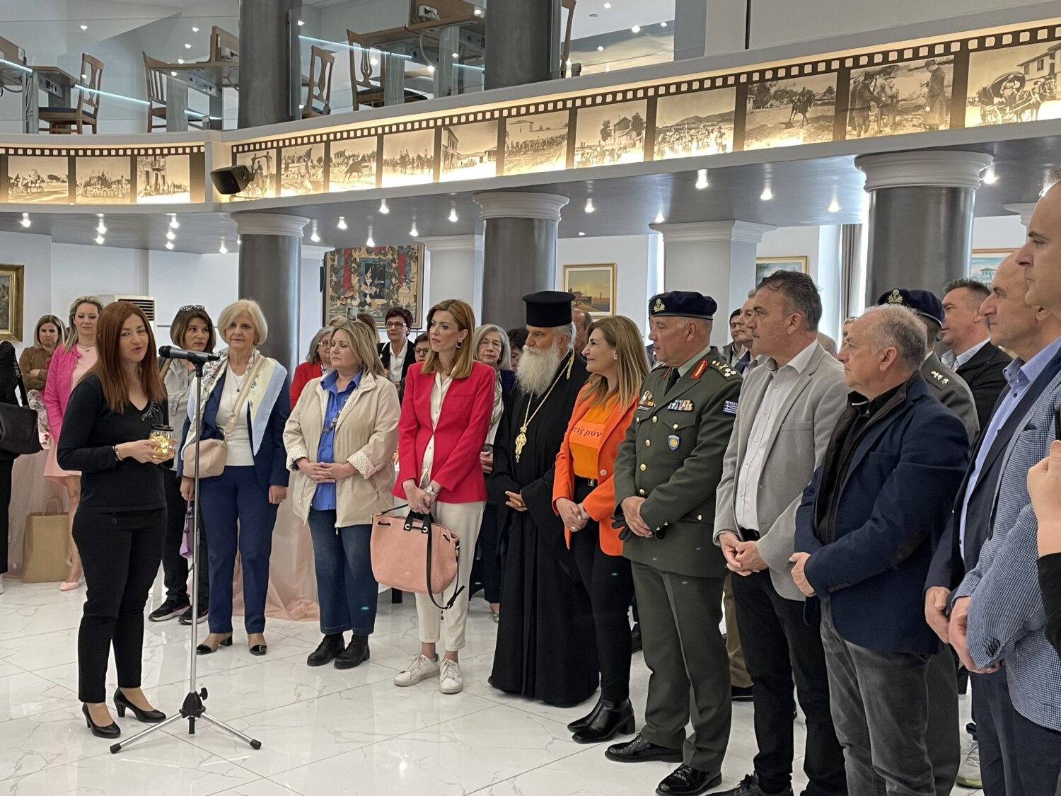 Δίκτυο Κανείς Μόνος: Πλήθος Λαρισαίων στο παζάρι Αγάπης - Ευ. Λιακούλη ...