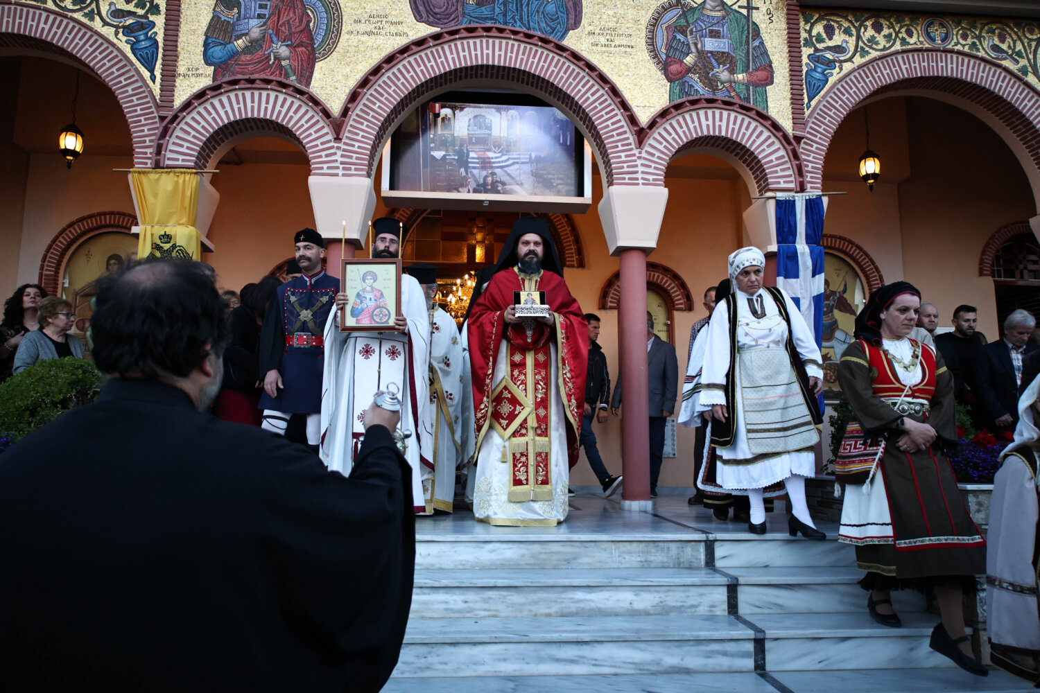 Με λαμπρότητα γιορτάστηκε ο Άγιος Γεώργιος στη Λάρισα (φωτ ...
