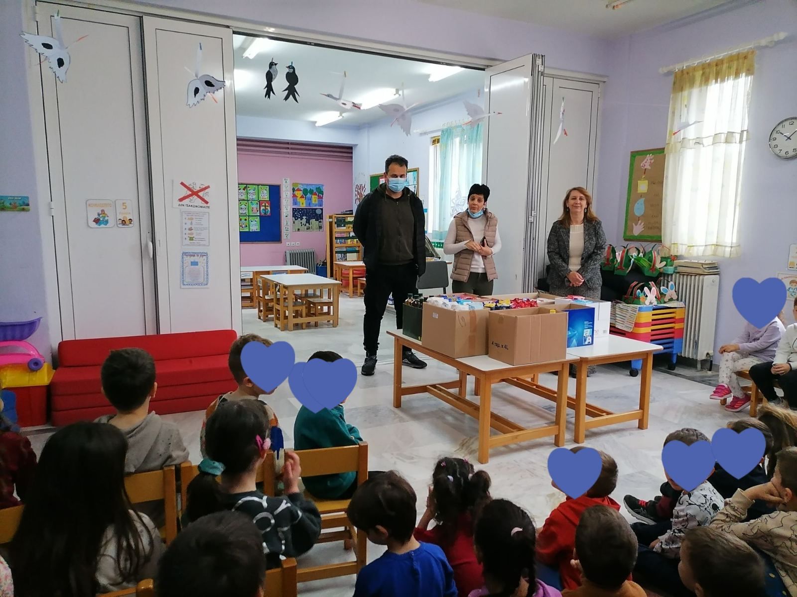Τρόφιμα πρόσφερε το 19ο Νηπιαγωγείο Λάρισας στο Κοινωνικό Παντοπωλείο Δ ...
