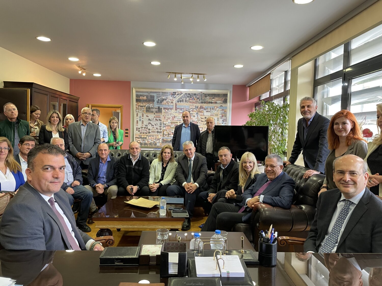 Στο Δημαρχείο Λάρισας ο Κωστής Χατζηδάκης (φωτ.) - larissanet.gr