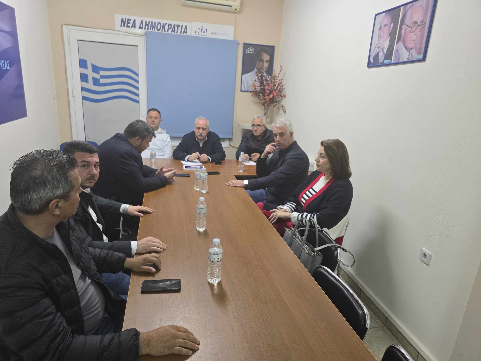 Επίσκεψη του υποψηφίου προέδρου Επιμελητηρίου Λάρισας Δημήτρη Παπαλέξη ...