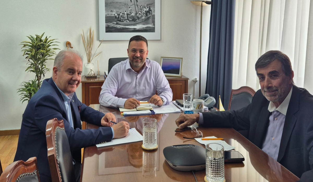 Συνάντηση με τον γ.γ. του ΥΠΑΤ κ. Στρατάκο είχε ο Γιώργος Μανώλης ...