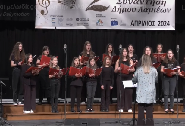 Η Παιδική Χορωδία Δήμου Ελασσόνας στη Λαμία (φωτ.) - larissanet.gr