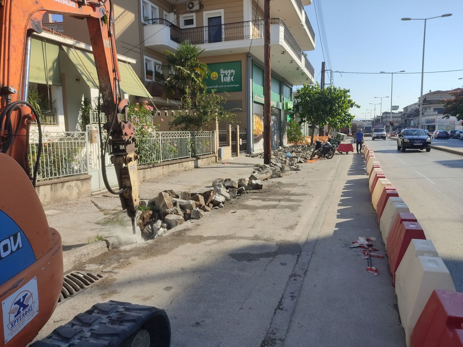 Συνεχίζονται οι εργασίες ασφαλτόστρωσης και διαγράμμισης σε Βόλου και ...