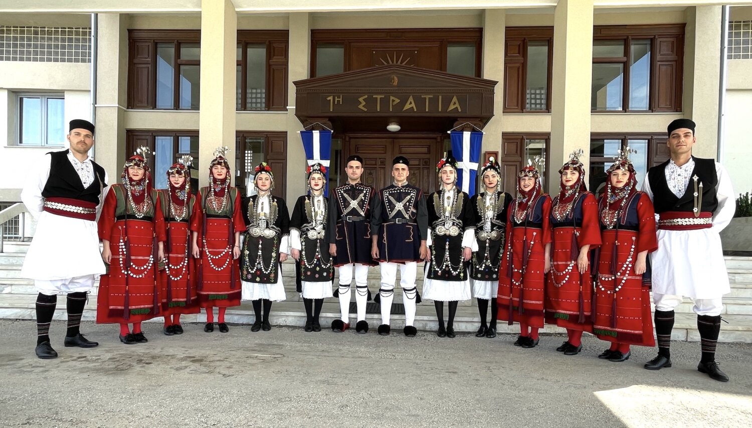 Μακεδονικές φορεσιές παρουσίασε το Λύκειο Ελληνίδων στην 1η Στρατιά ...