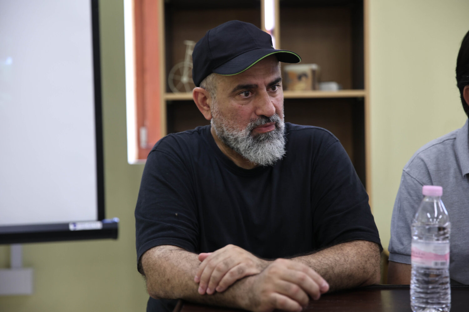 Δημιουργική πνοή από τα Τίρανα - Το καθηλωτικό έργο του Χρήστου ...