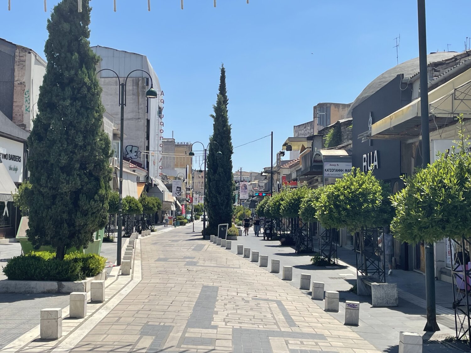 Τί ισχύει για τα εμπορικά καταστήματα στη Λάρισα σήμερα, Δευτέρα του ...