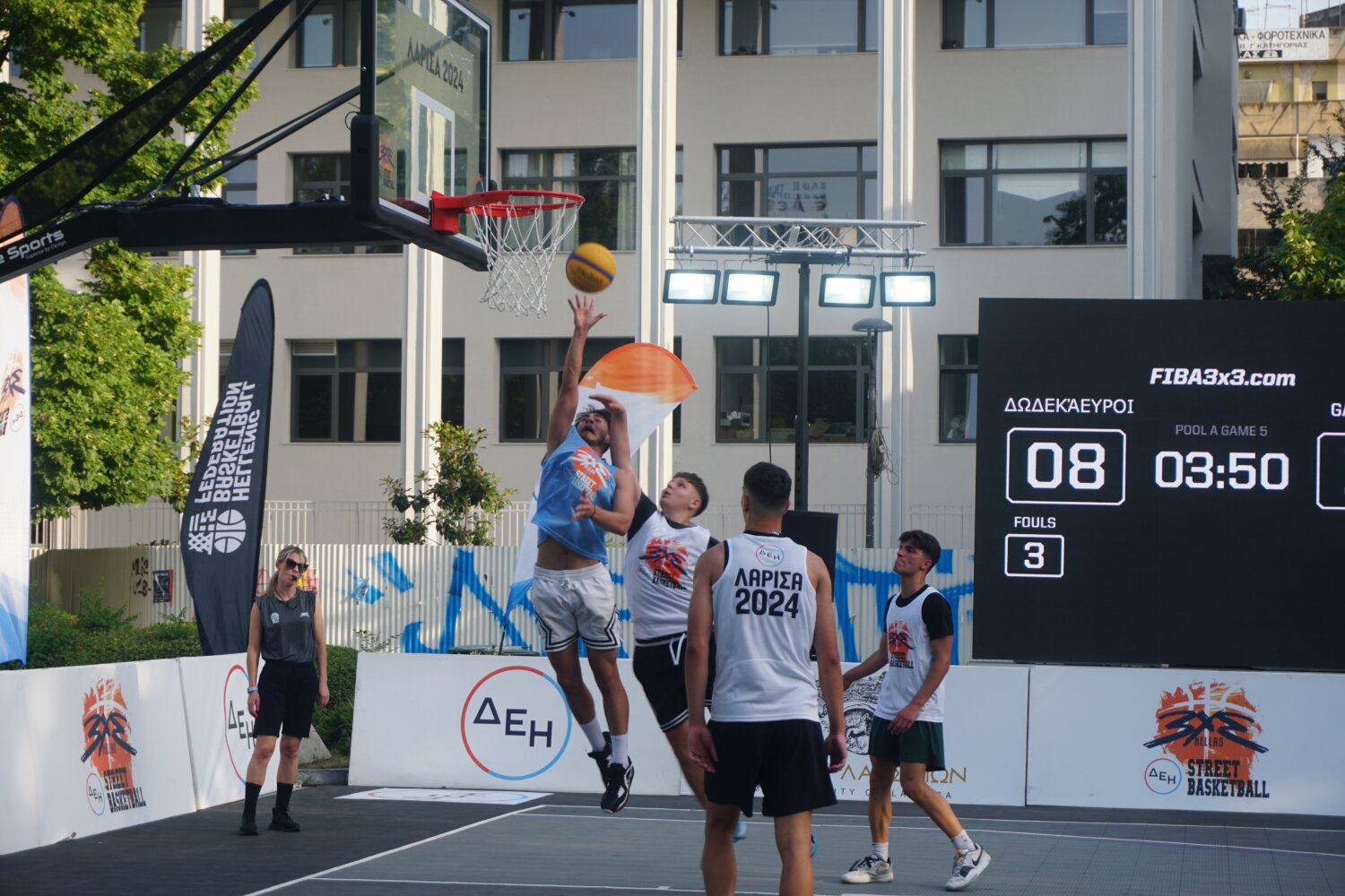 Λάρισα: Ξεκίνησε το «3×3 ΔΕΗ Street Basketball» στην Κεντρική Πλατεία ...