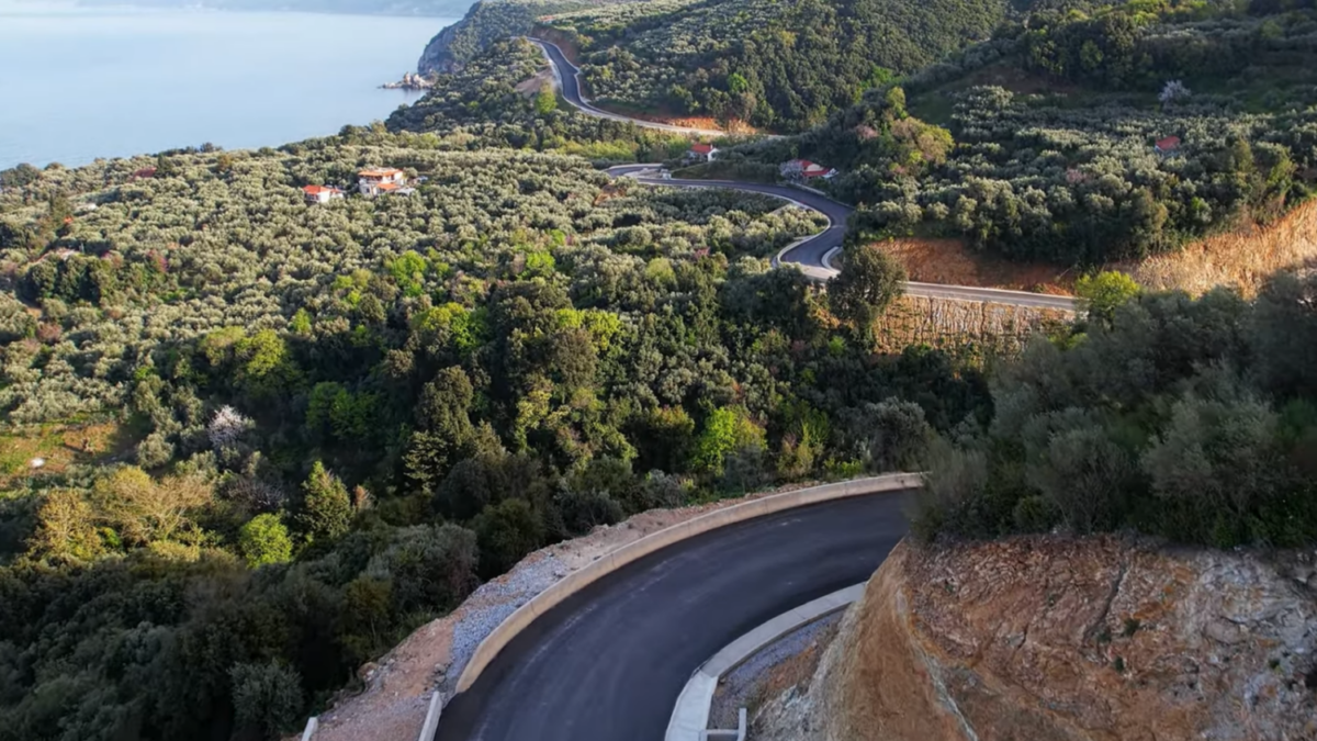 Ο παραλιακός δρόμος που ενώνει Λάρισα και Μαγνησία... Διαδρομή που ...