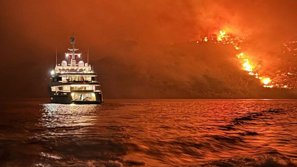 Φωτιά στην Ύδρα: Οι ολιγάρχες από το Καζακστάν που επέβαιναν στη ...