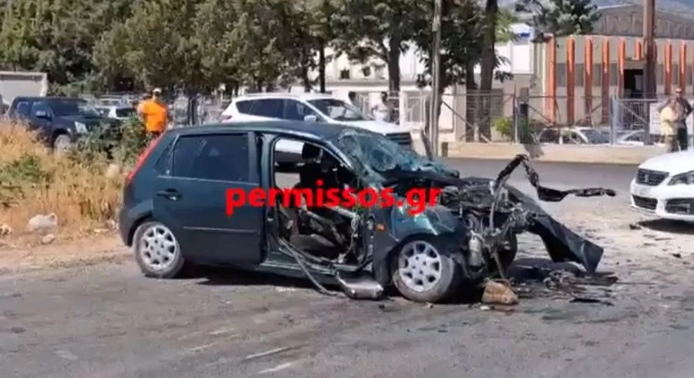 Τραγωδία στη Θήβα: Νεκρός σε δυστύχημα ο πατέρας, στο νοσοκομείο ...