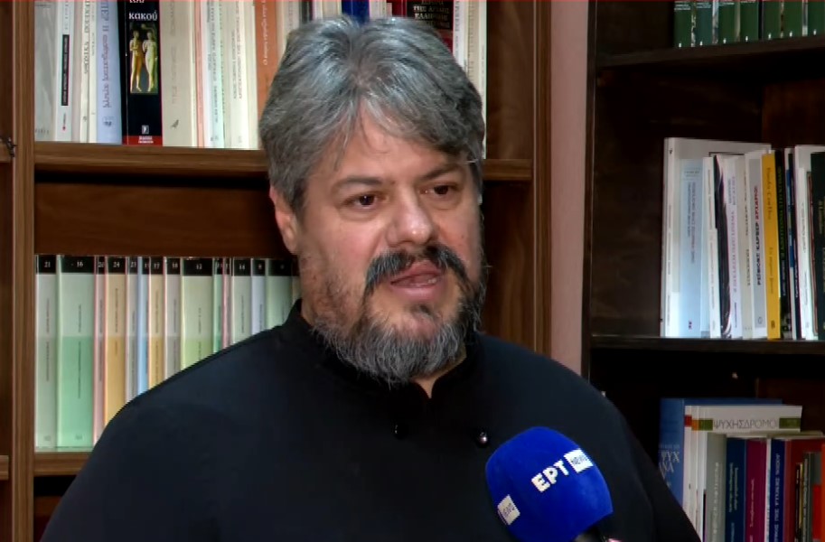 Χάλκη Λάρισας: Οι ποιητικές συλλογές ενός ιερέα - larissanet.gr