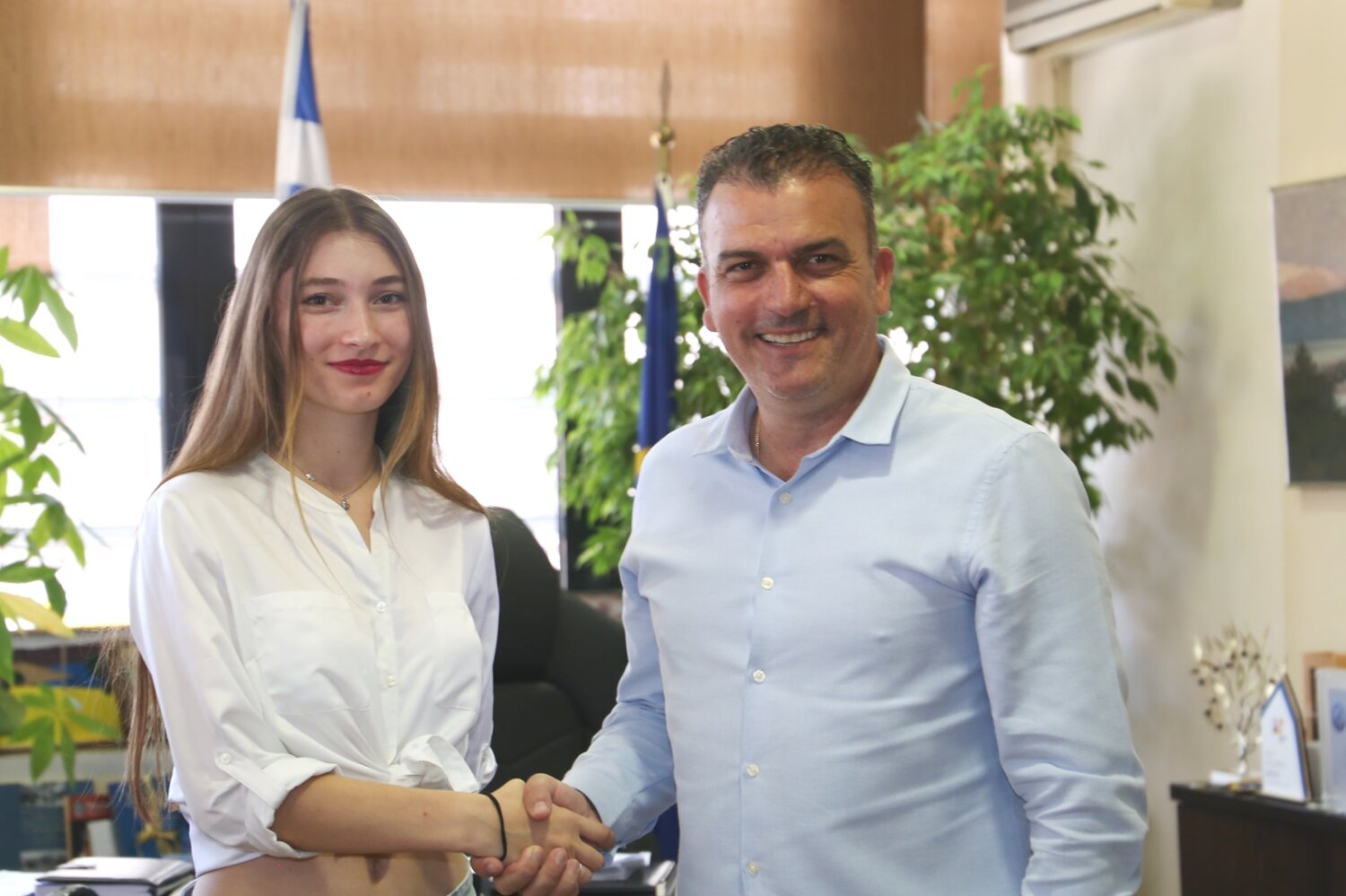 Ο Δήμος Λαρισαίων τιμά την παραολυμπιονίκη Λήδα-Μαρία Μανθοπούλου ...