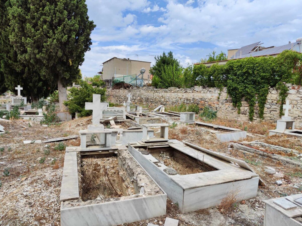 Εικόνες ντροπής στο Κοιμητήριο Νέας Ιωνίας Βόλου – Απαξίωση και ...