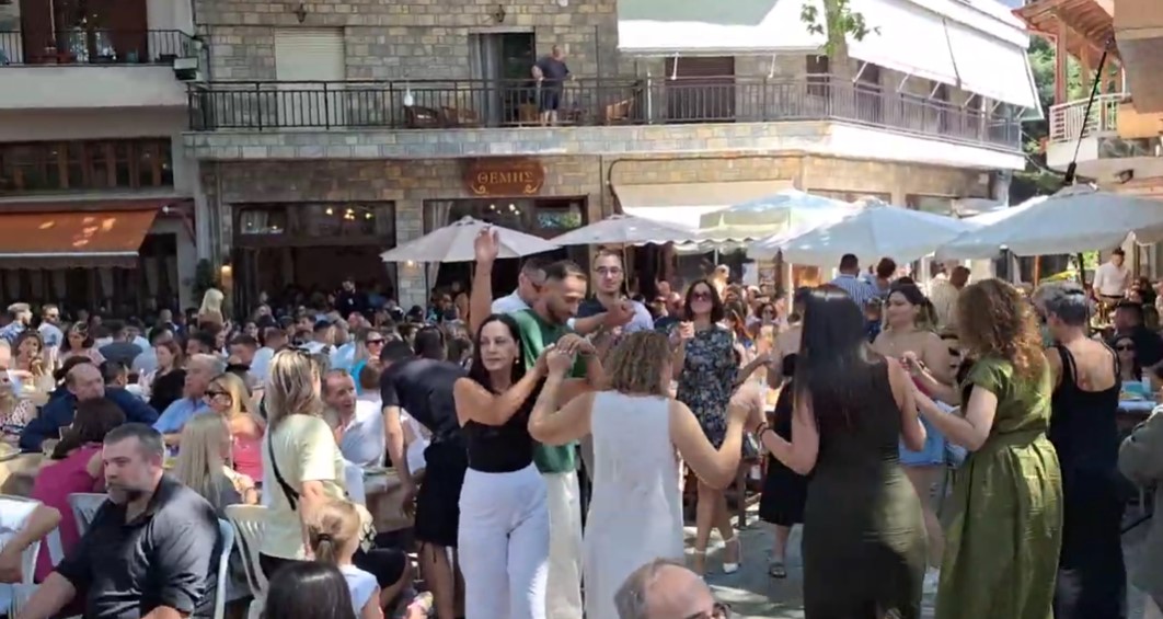 Κοσμοπλημμύρα τον Δεκαπενταύγουστο στο Λιβάδι Ελασσόνας – Γλέντι με ...