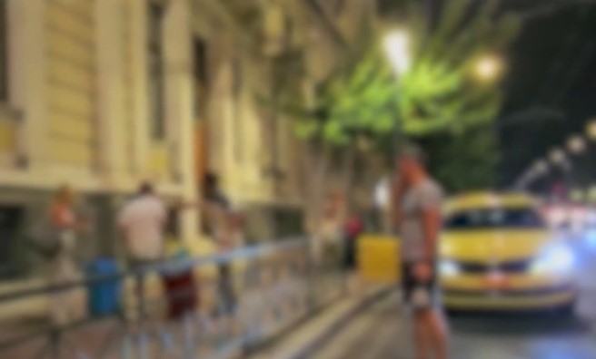 Οδηγός ταξί πιάστηκε στα χέρια με τουρίστες – Ξύλο και ένταση για την ...