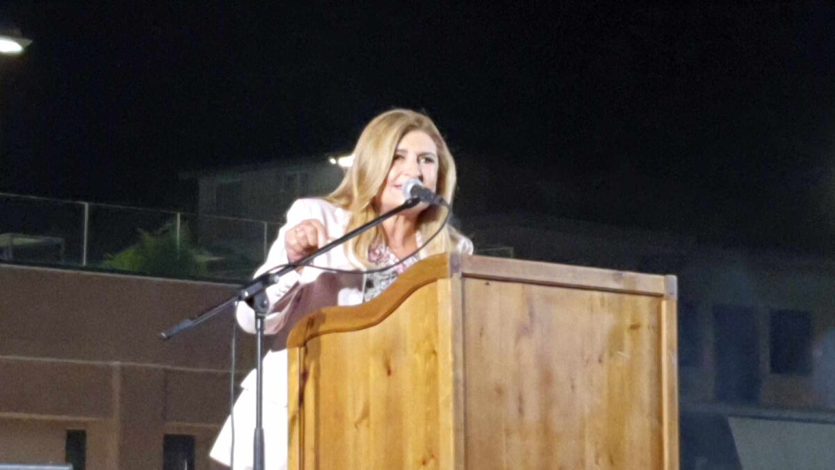 Ευαγ. Λιακούλη: «Οι αγρότες της Αγιάς σε απόγνωση και τα μήλα της, σε ...