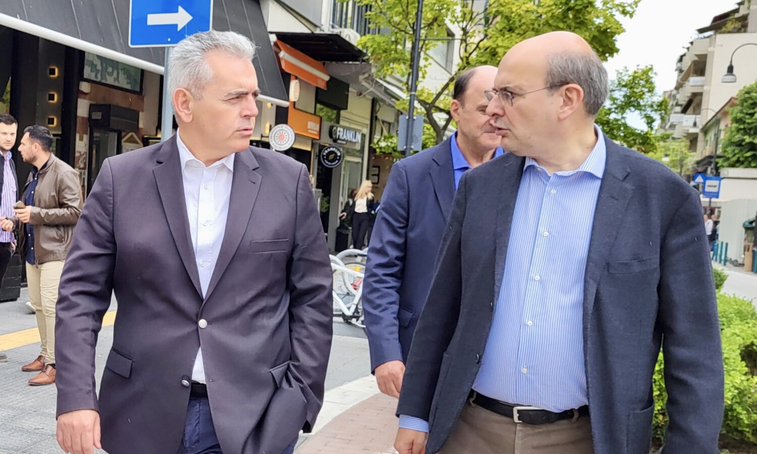 "Επιτελικό κράτος" ακούει; - larissanet.gr