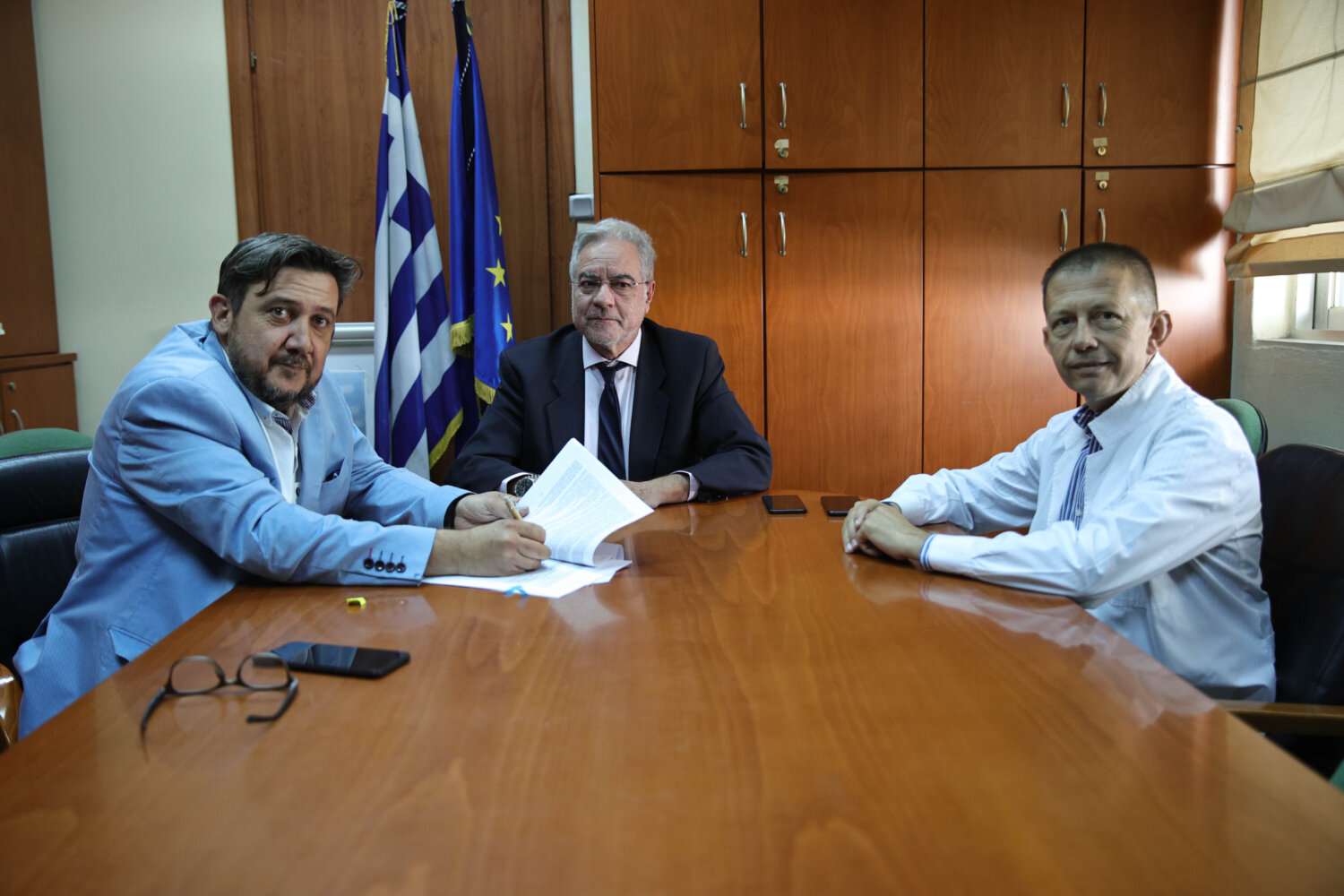 Υπογραφές για την προμήθεια νέου αξονικού τομογράφου στο Γενικό ...