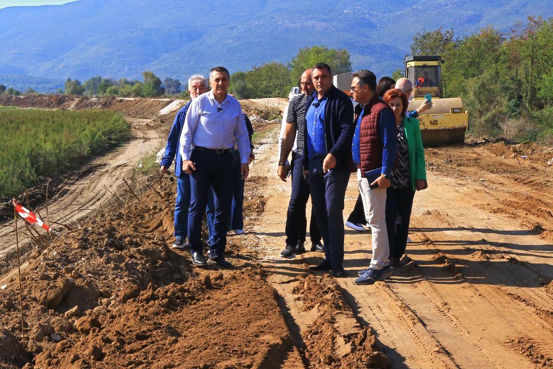 Κάνει χιλιόμετρα ο Δ. Κουρέτας... - larissanet.gr