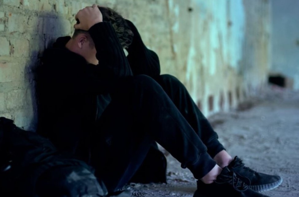 Λάρισα: Ανήλικοι εκβίαζαν 14χρονο και τον έβαζαν να τους φιλά τα πόδια ...