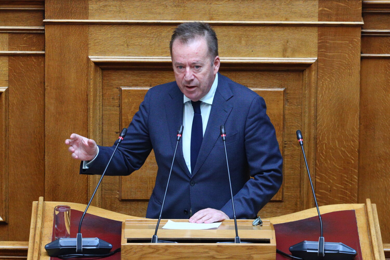 Β. Κόκκαλης: Σήμερα οι πολίτες είναι έρμαιο των αυθαίρετων τραπεζικών ...