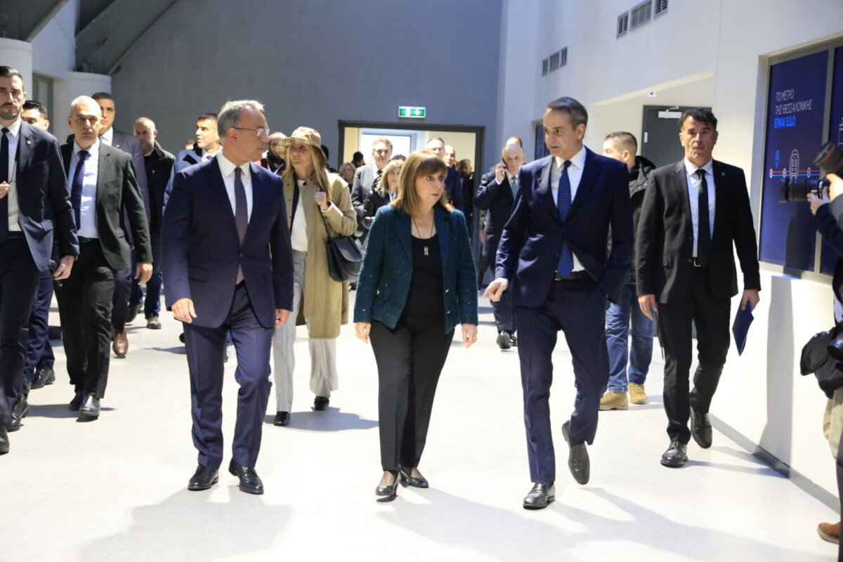 Λαμπρή τελετή για την παράδοση του μετρό της Θεσσαλονίκης - Δείτε ...