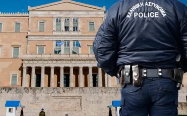 Αρνείται τις κατηγορίες ο 35χρονος αστυνομικός της Βουλής: «Είμαι αθώος ...
