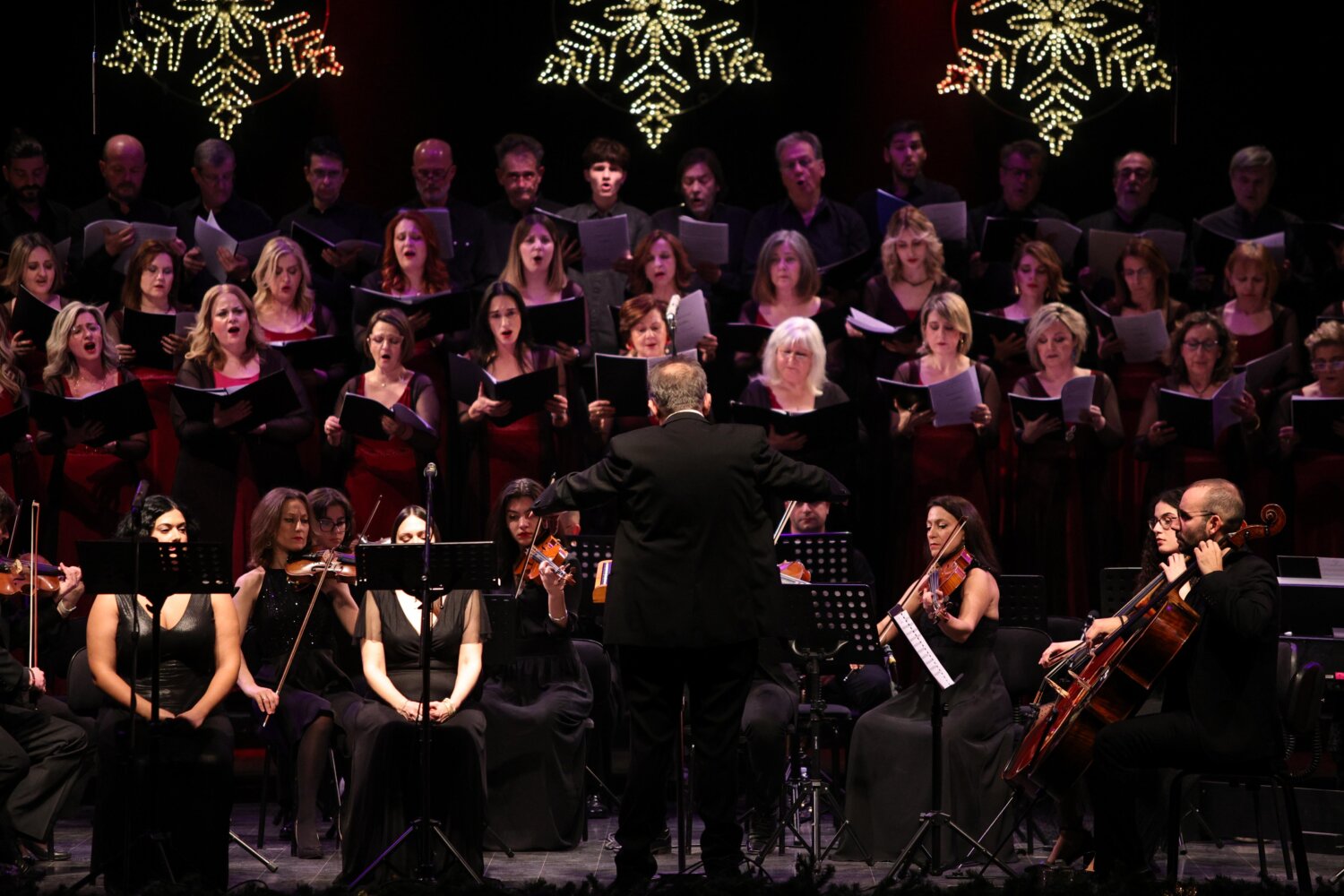 Εορταστική Συναυλία της Μικτής Χορωδίας του ΔΩΛ(φωτ. & βίντεο ...