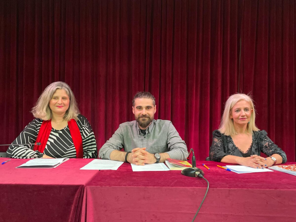 Παρουσιάστηκε το νέο βιβλίο της Χρύσας Μαστοροδήμου «Ο βιβλιοπώλης ...