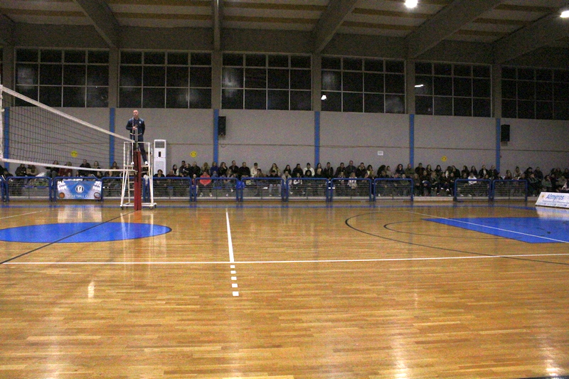 Συναγερμός για βλήματα όπλου στο Κλειστό Γυμναστήριο Αλμυρού ...