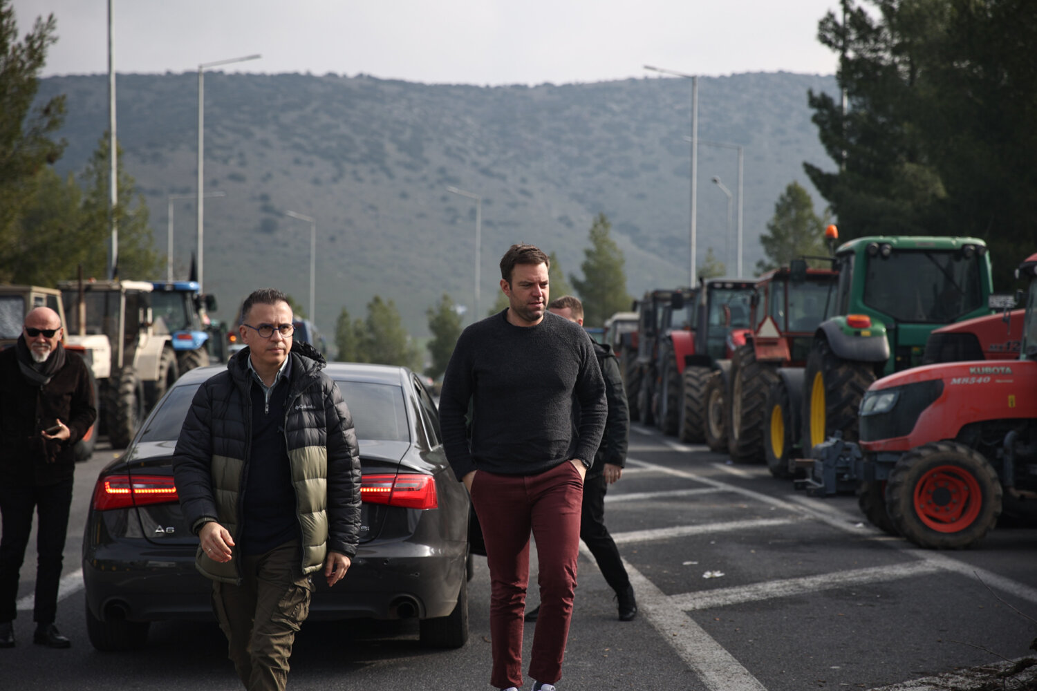 Στεφ. Κασσελάκης από το μπλόκο στον κόμβο Γυρτώνης κατά Κυβέρνησης ...